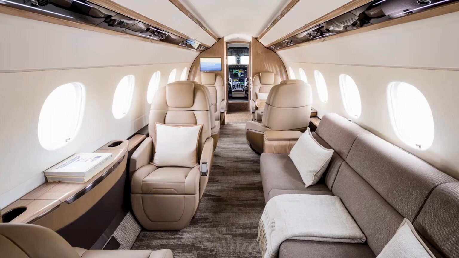 The Super Midsize Private Jet Card | Taste the Flexjet Difference